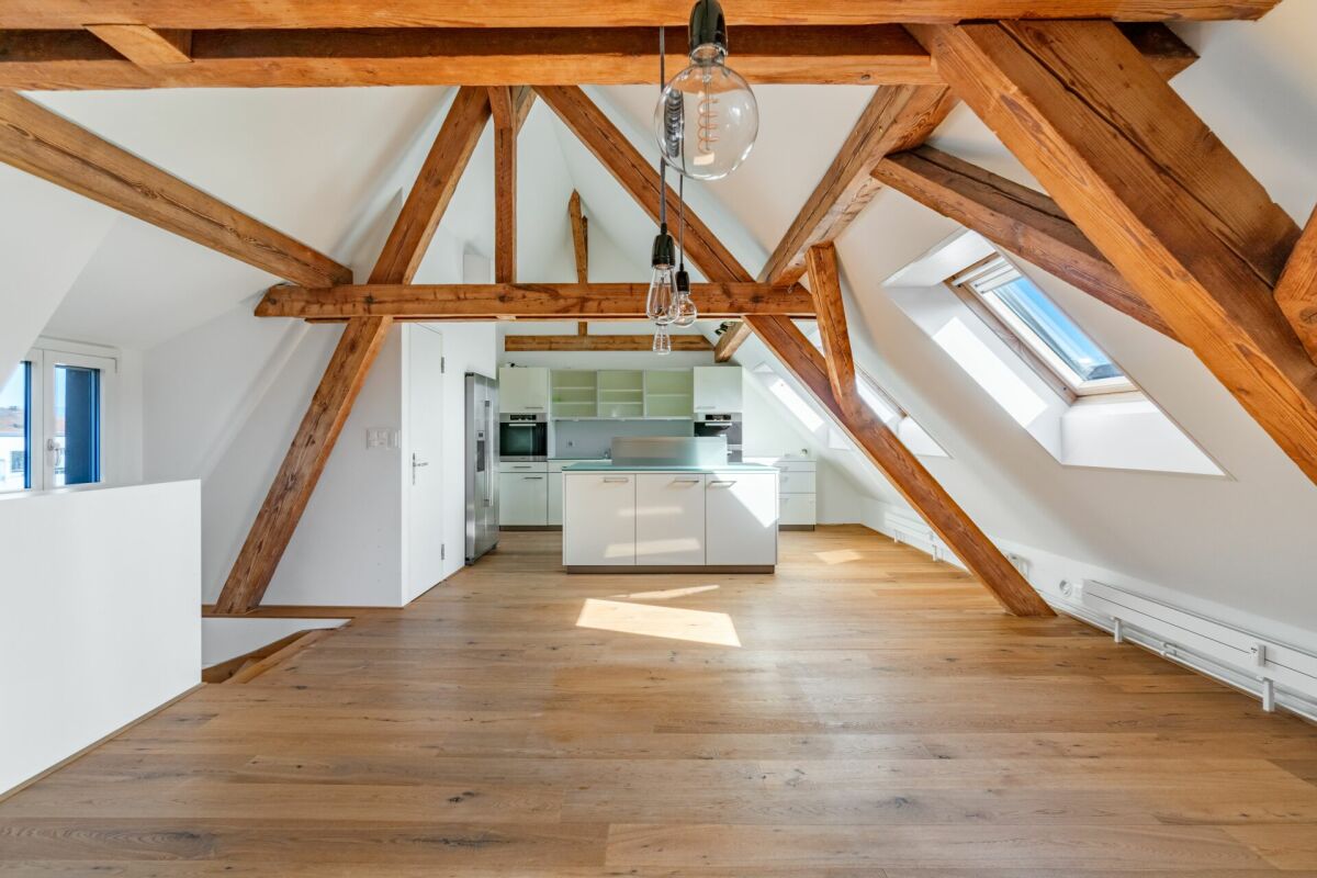 Stilvolle 4.5-Zimmer-Maisonette-Dachwohnung mit viel Charme – trimag.ch – herzlich willkommen!